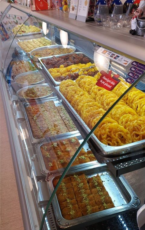 Storgata Konditori og Bakeri - et sted med mange fristelser - Schanke ...